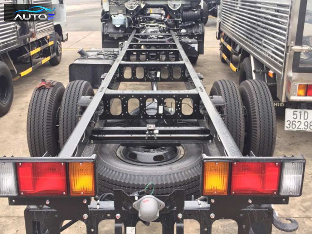 Isuzu FRR 650 (6.5 tấn - 6.7 mét): Thông số, giá bán và khuyến mãi (03/ ...