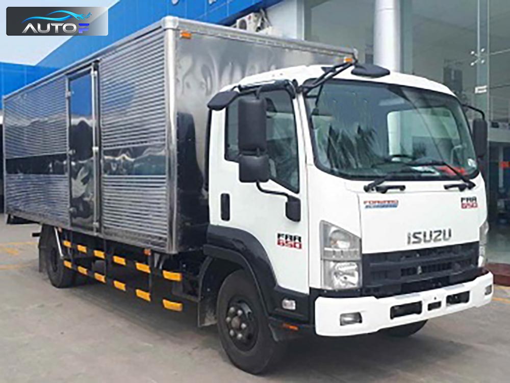 Xe tải Isuzu FRR 650 thùng kín inox 6.5 tấn dài 6.7 mét